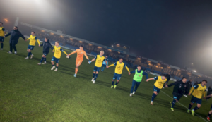 Fastelavn og fodbold til Hobro IK mod Horsens - Mariagerfjordposten.dk